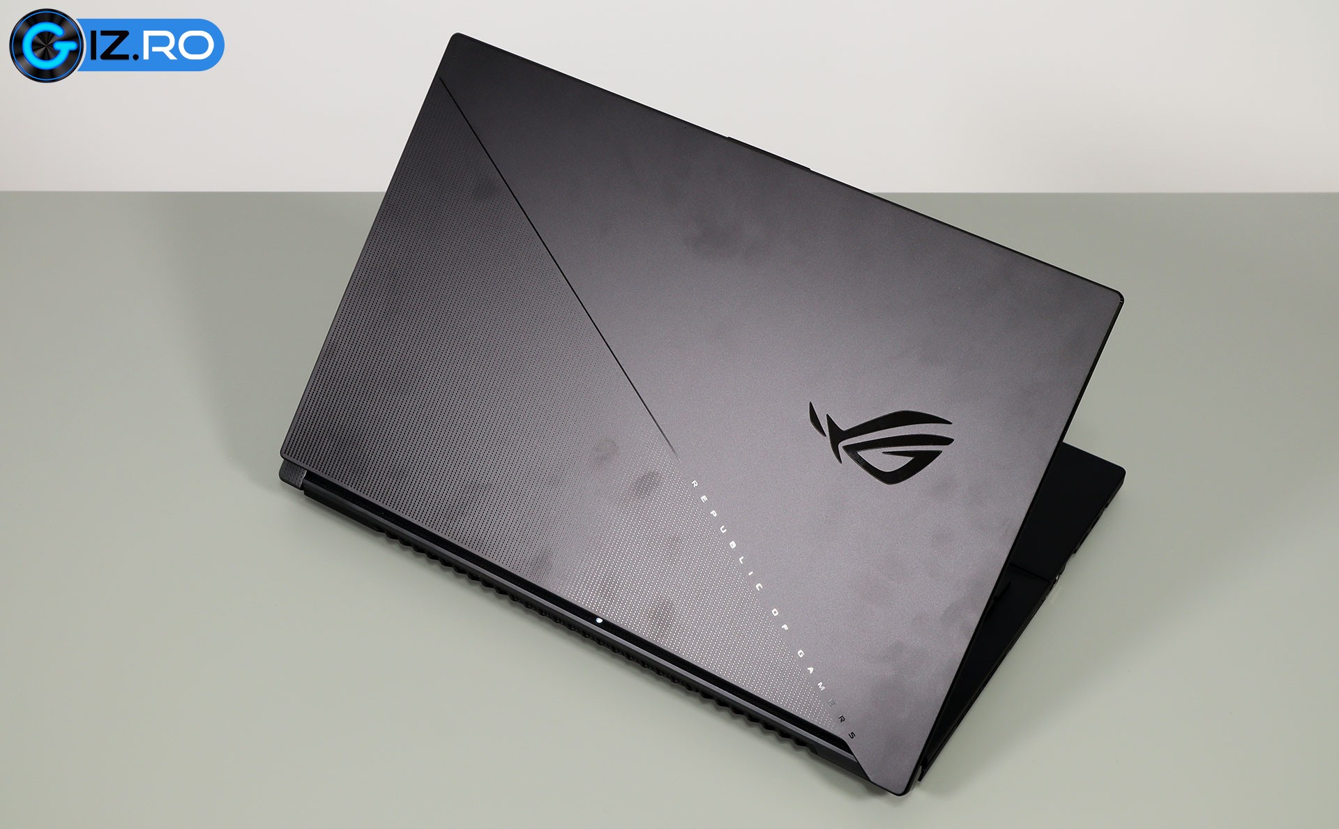 ASUS ROG Zephyrus S17 GX703 review și teste - superlativul seriei ...